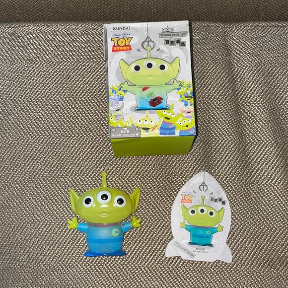 Toys | Miniso Disney Pixar Toy Story Transforming Starlight Signal ...